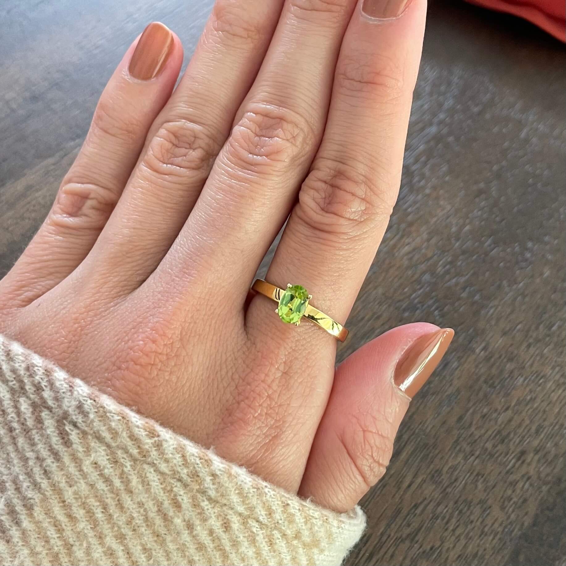 Enlight Peridot Fidget Ring – OrnaMental Health